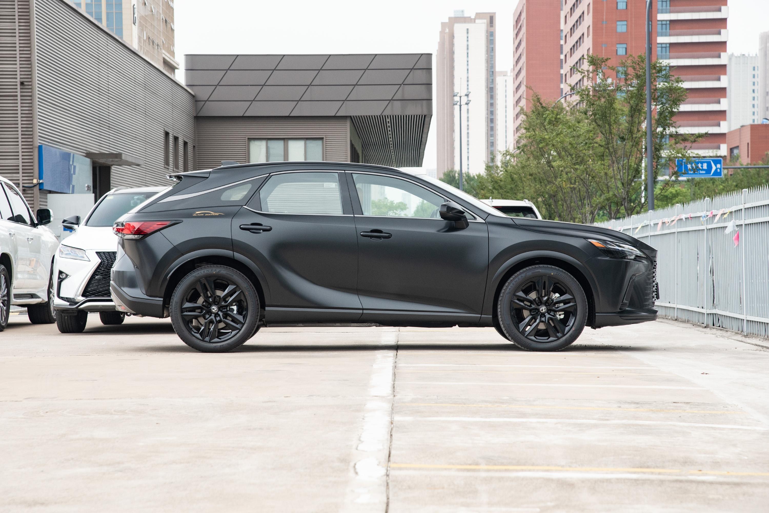 【雷克萨斯RX300 四驱Black Edition正侧车头向右水平图片-汽车图片大全】-易车