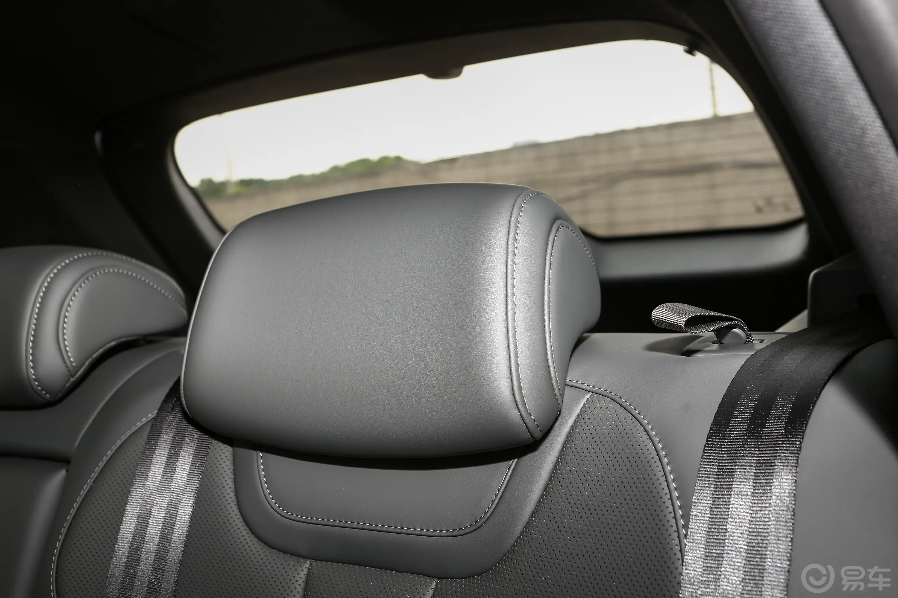 【宋ProDM-i 1.5L 133km 超越型后排空间图片-汽车图片大全】-易车