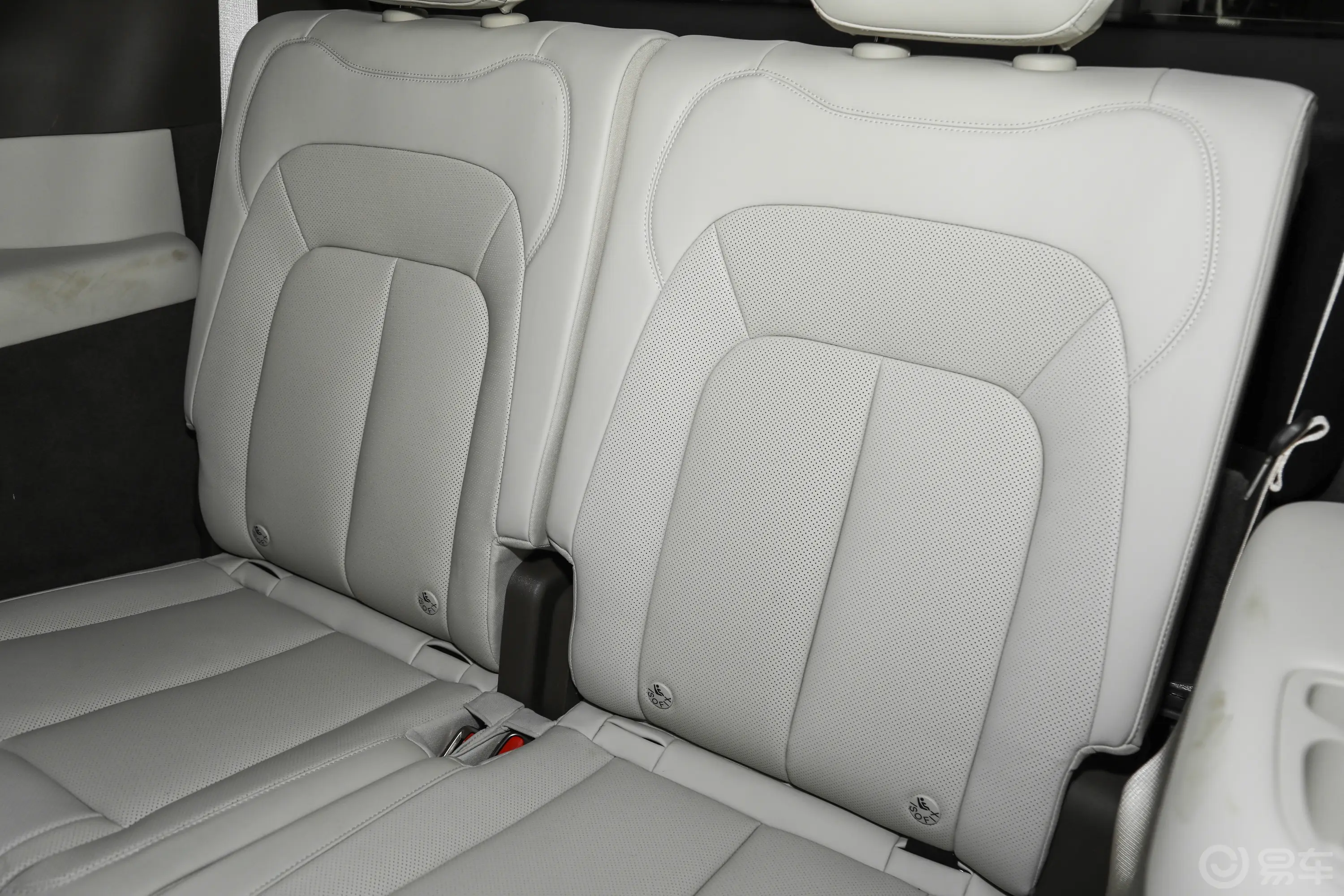 【腾势N8L2.0T 230km 旗舰型后排空间图片-汽车图片大全】-易车