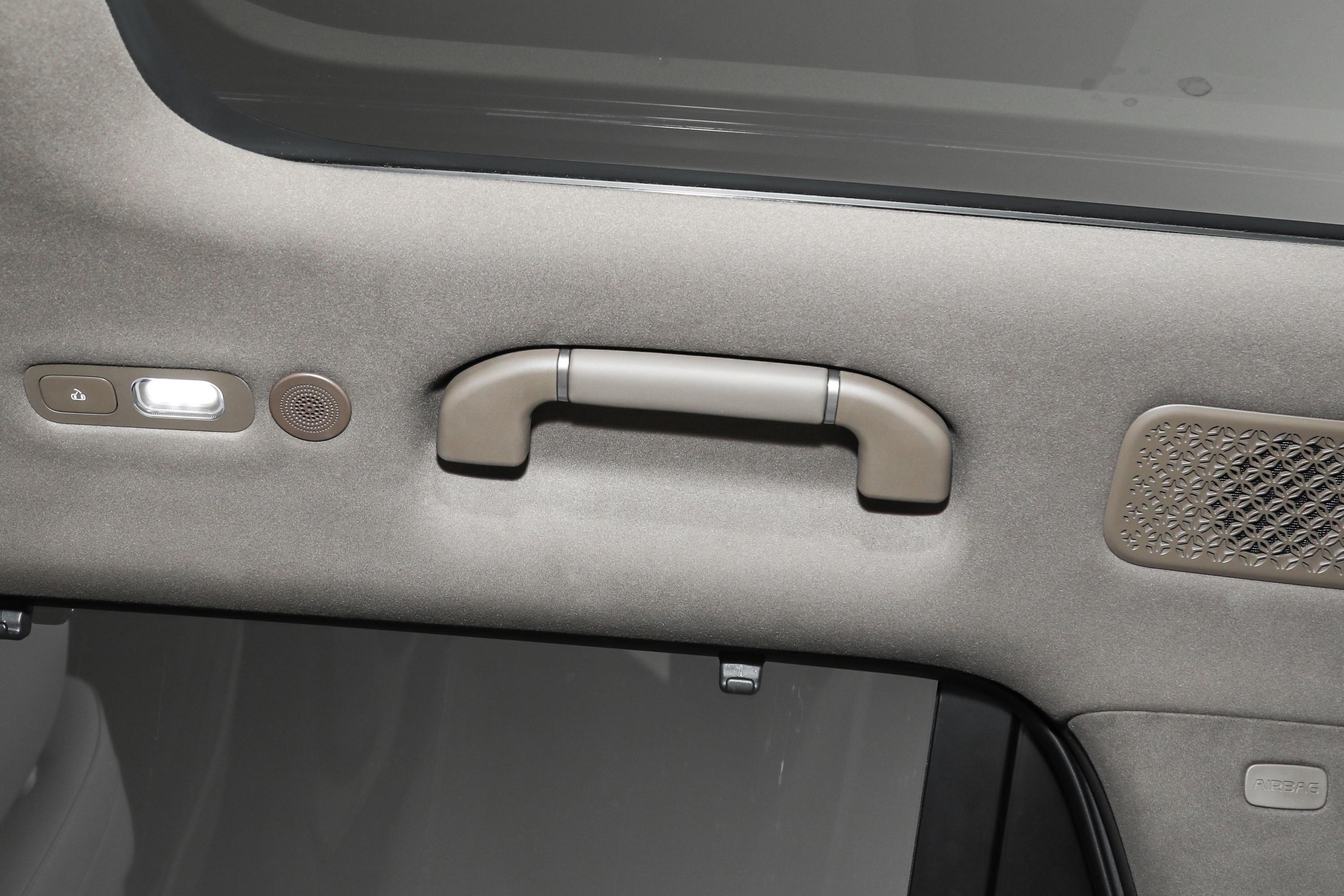 【腾势N8L2.0T 230km 旗舰型后排功能图片-汽车图片大全】-易车