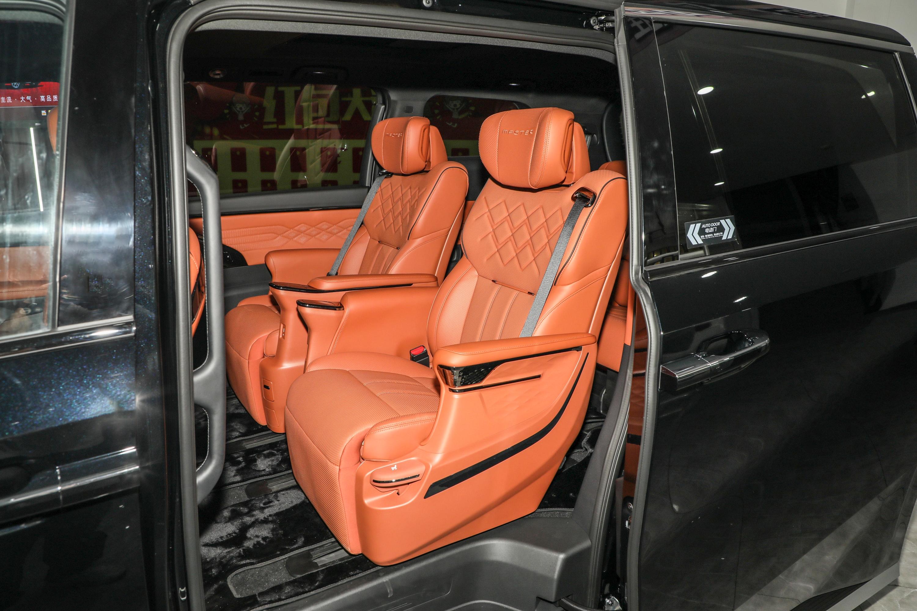 【传祺向往M8宗师 2.0T 136km 尊享版后排座椅图片-汽车图片大全】-易车