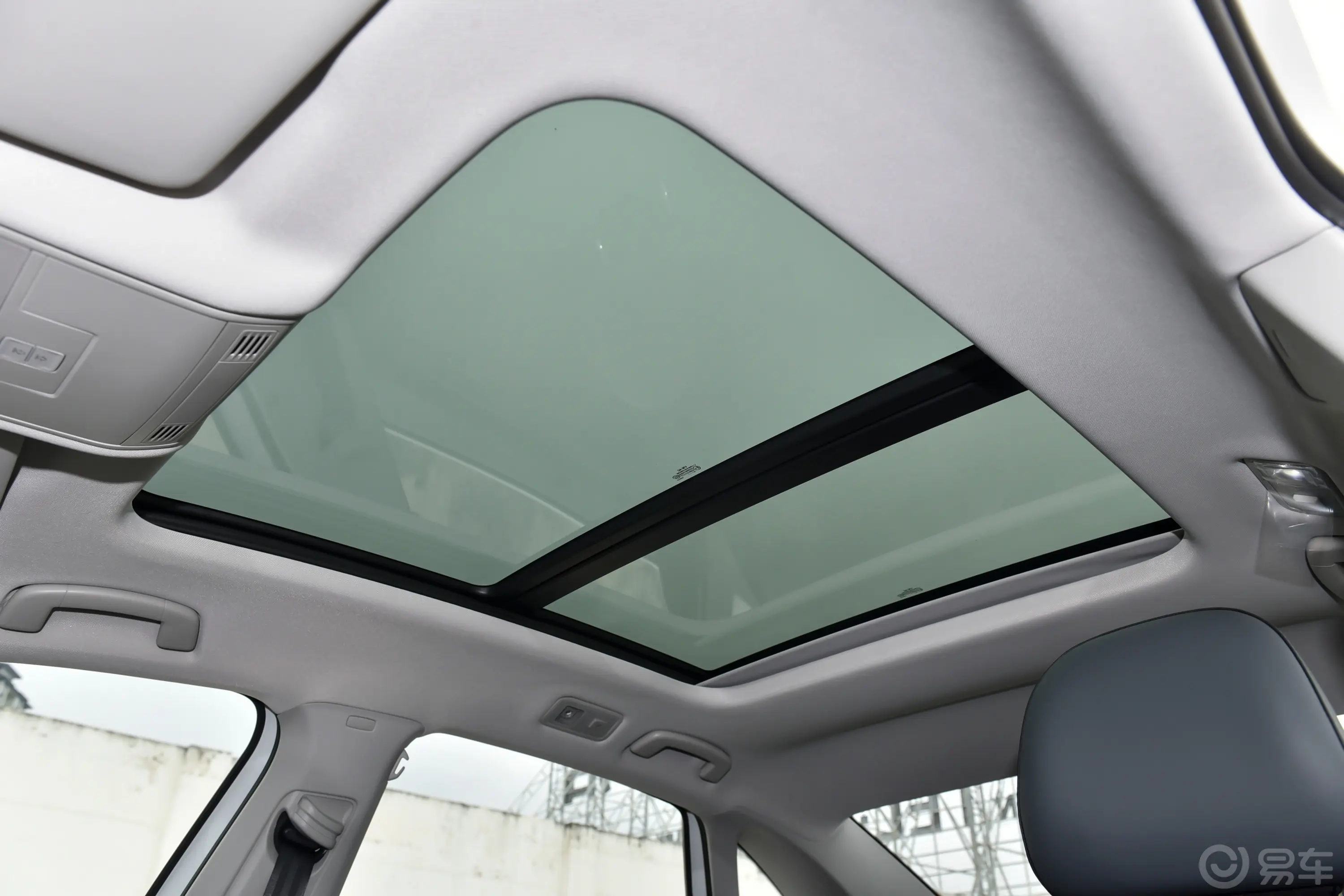 【速腾3000万辆甄选款 300TSI 双离合超越版天窗内拍关闭图片-汽车图片大全】-易车