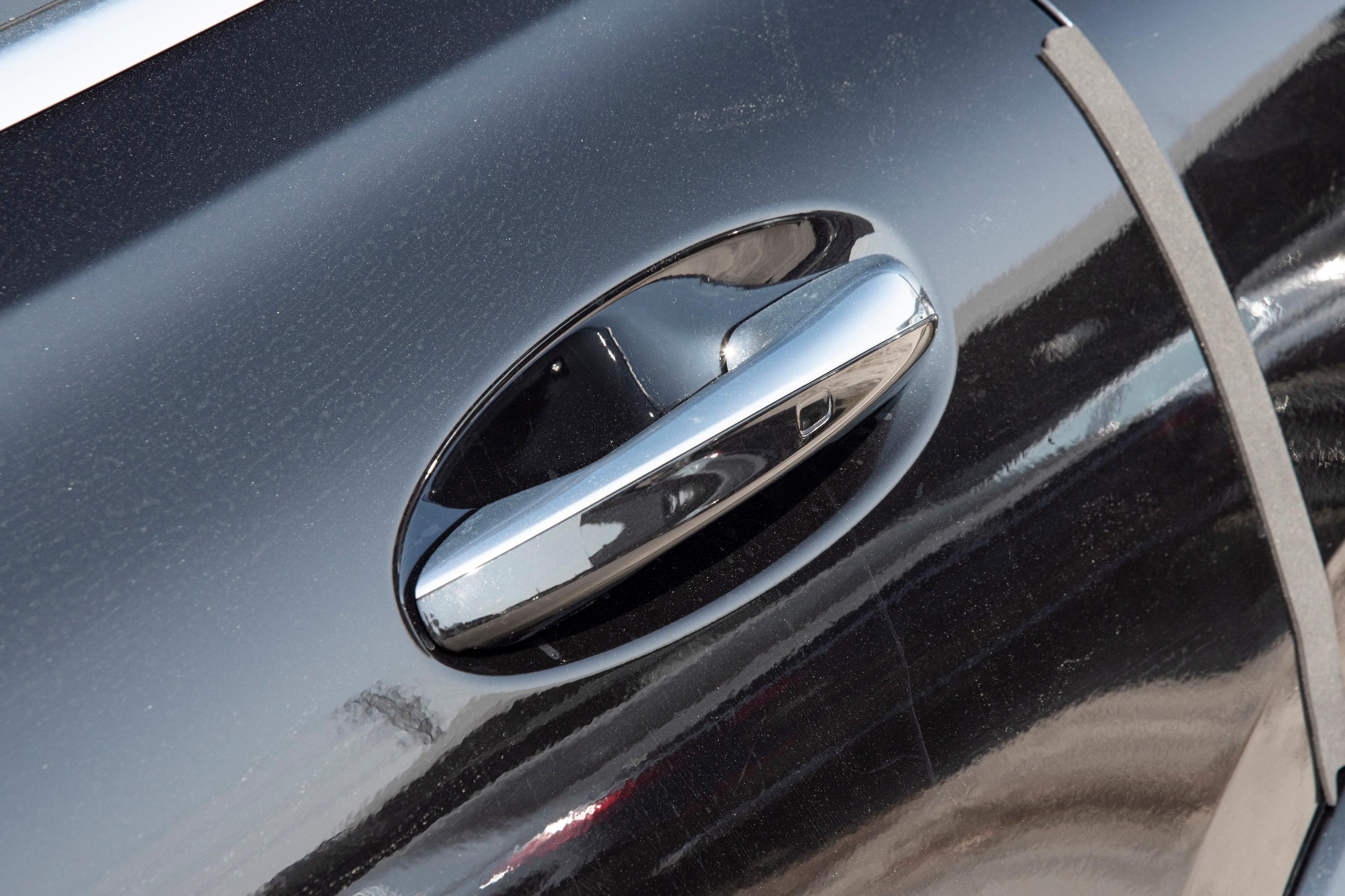 【迈巴赫GLSGLS 600 4MATIC 礼乐版驾驶员侧后门把手图片-汽车图片大全】-易车