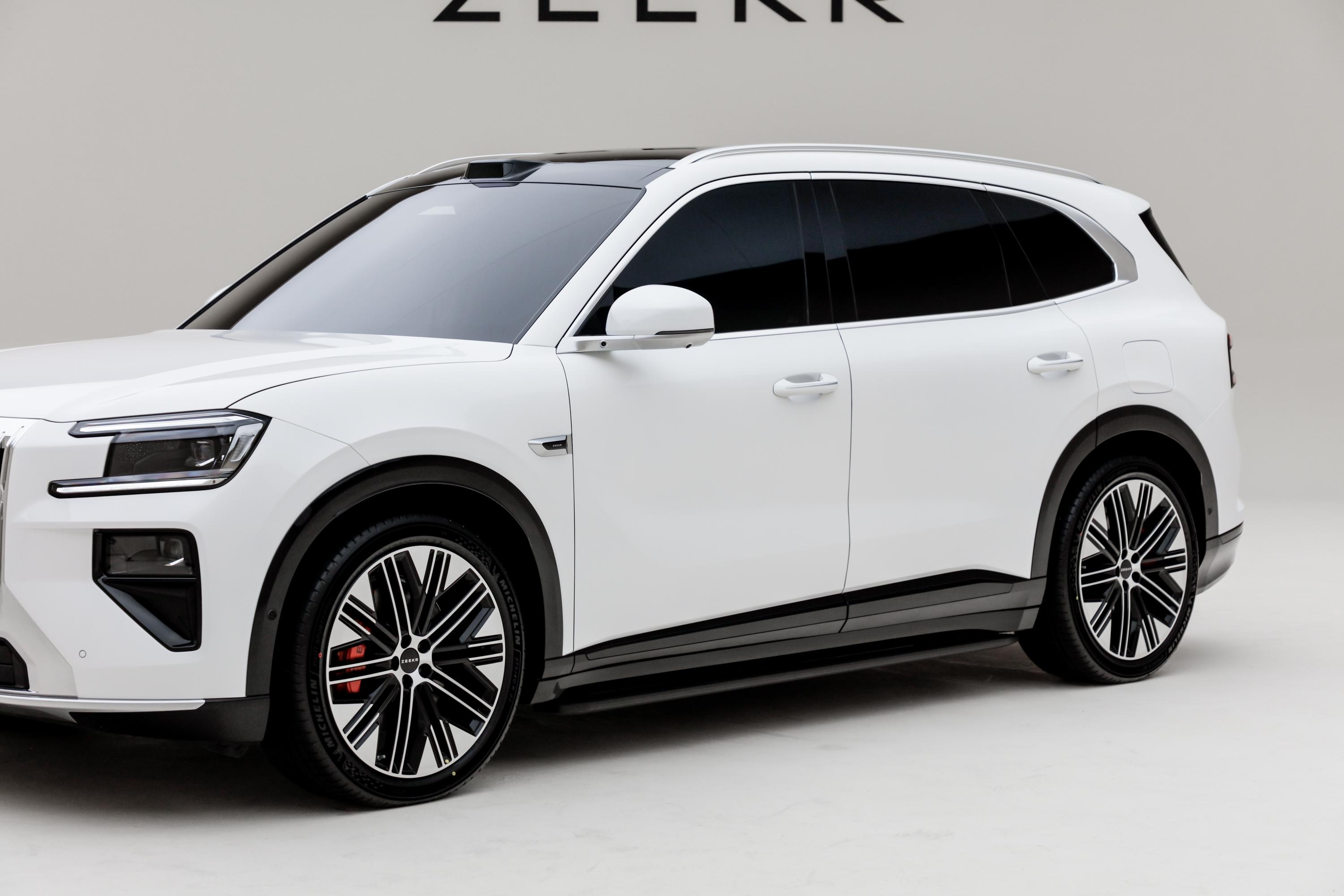 【ZEEKR 8X2.0T 410km Ultra+ 5座外观细节图片-汽车图片大全】-易车