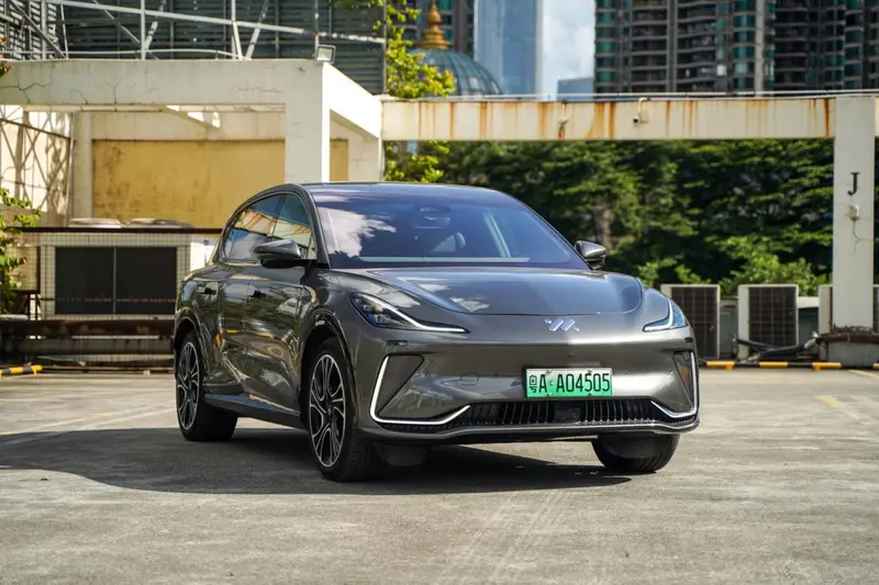 试驾体验智己高速NOA：比自己开更安稳，可以放心用！_易车