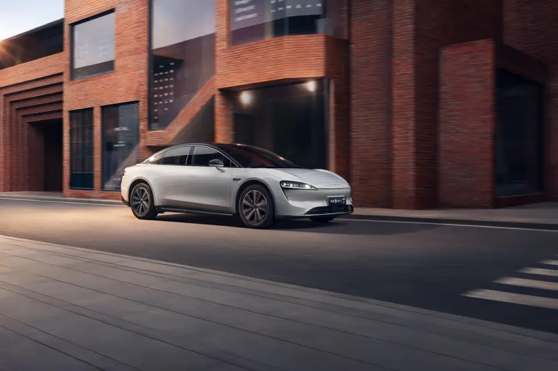 智界S7Pro亮相，搭载华为视觉智驾800V快充为你护航_易车