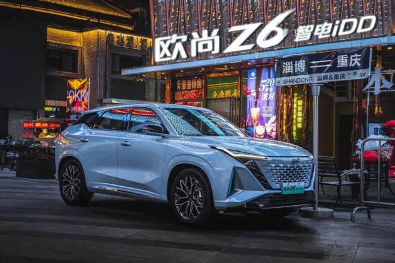 15万左右新能源SUV怎么选？长安欧尚Z6 智电iDD对比宋PLUS DM-i_易车