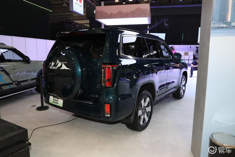 2024北京车展：北京汽车BJ60/BJ40魔核电驱版亮相_易车