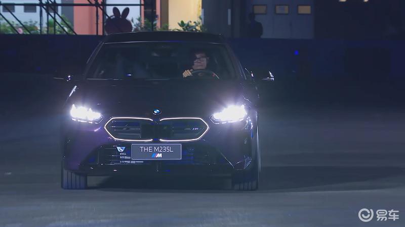 宝马M235L正式全球首发 轴距加长110mm_易车