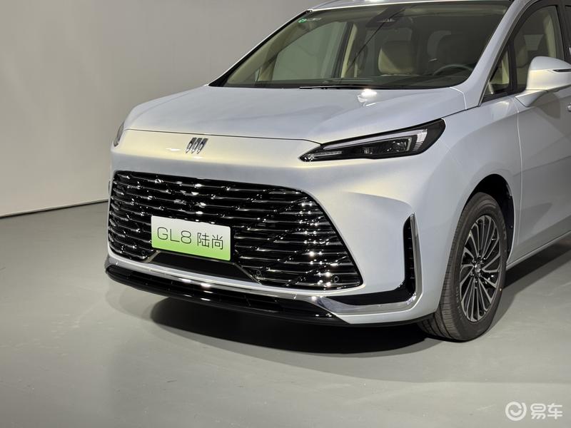别克GL8陆尚实车亮相 将于上海车展开启预售_易车