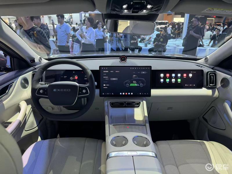 2025成都车展：星途ET5亮相_易车