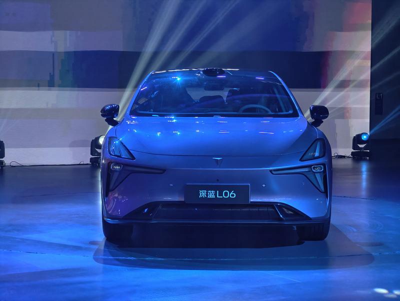 深蓝L06正式亮相 标配3nm车规级座舱芯片_易车